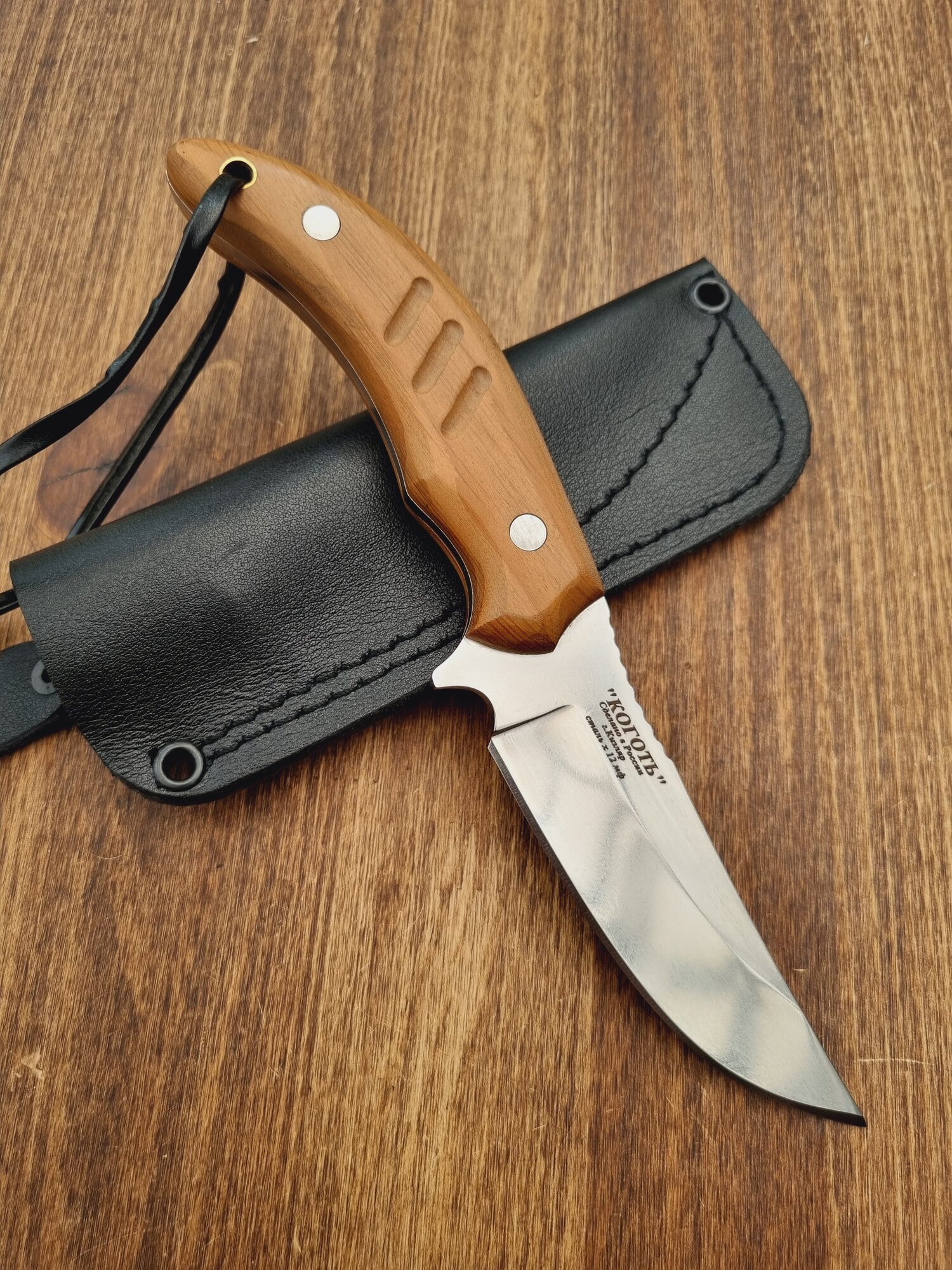 Туристический нож "Коготь", кованая сталь х12мф, клинок 10 см, рукоять орех, ножны из кожи