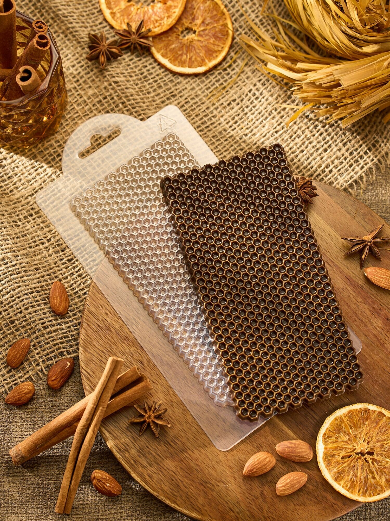 Соты большие плитка шоколада, - формочка пластиковая для изготовления мыла, шоколада и гипсовых отливок