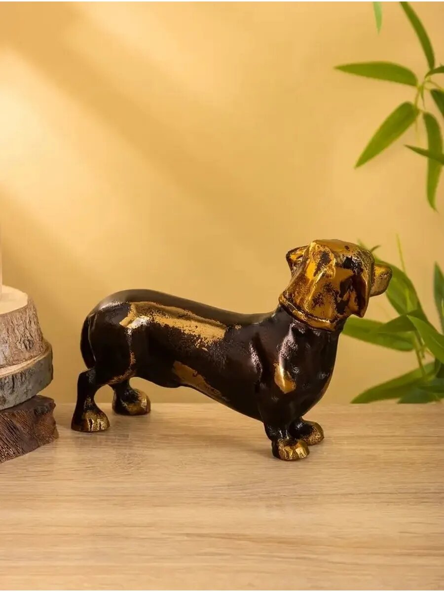 Стильный интерьерный сувенир в виде таксы