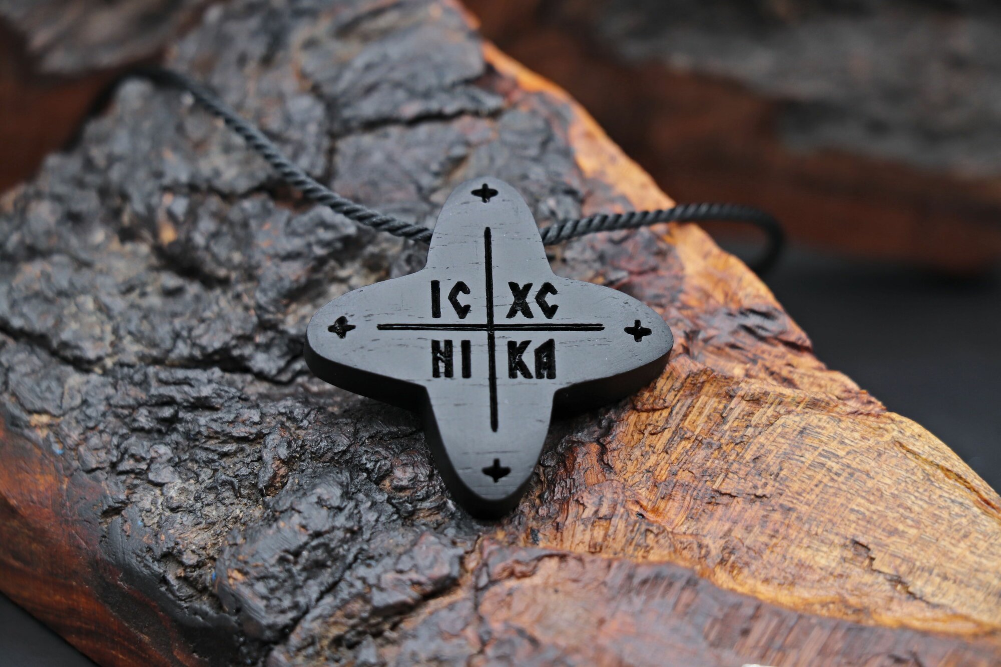 Деревянный крест нательный черный NIKA