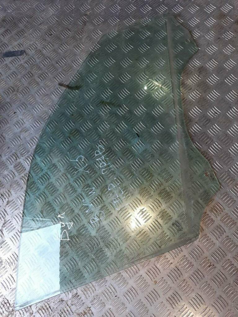 Стекло двери передней правой BMW X5 E70 рест. 2011