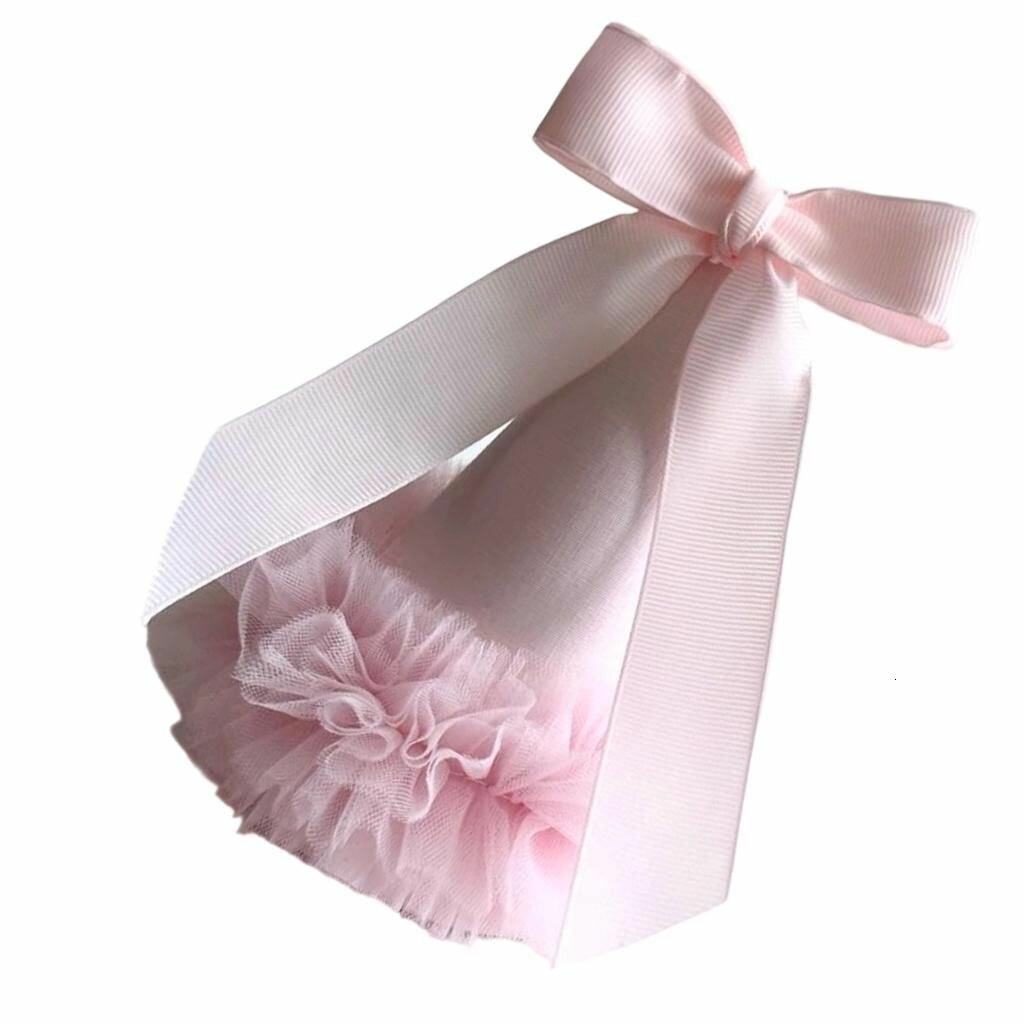 Милая розовая шляпка-бантик в виде девичьего сердечка на день рождения