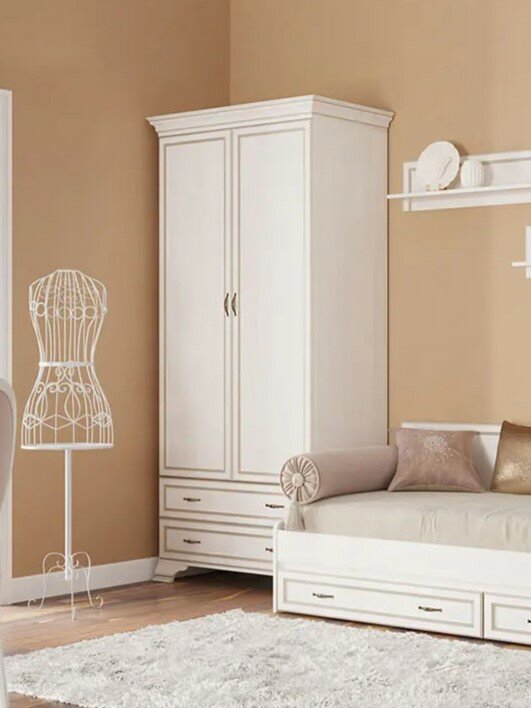 Распашной шкаф для одежды и хранения вещей Сиена со штангой, с ящиками, с доводчиками, 96х58х213 см Бодега белый, патина золото