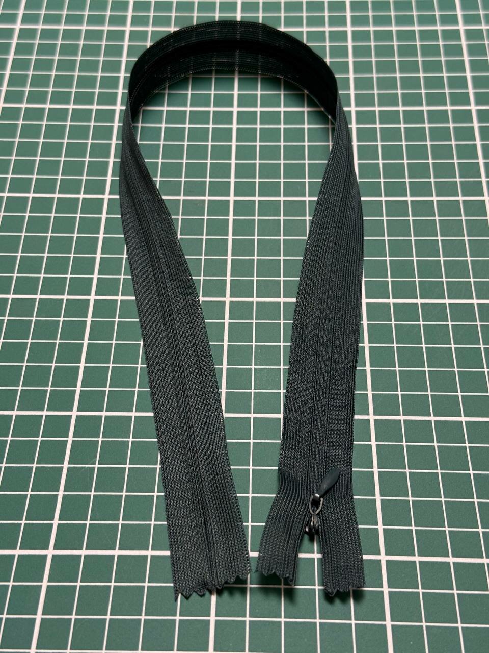 Молния Потайная , замок автомат, цвет изумрудный, 30 см, цена за 1 штуку.