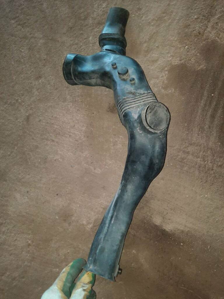 Патрубок воздушного фильтра Opel Vectra B рест. 2002 90528238