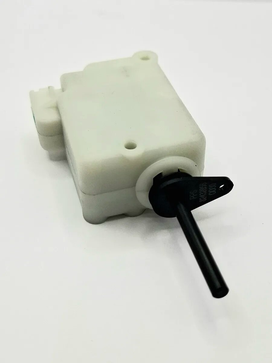 Замок лючка бензобака