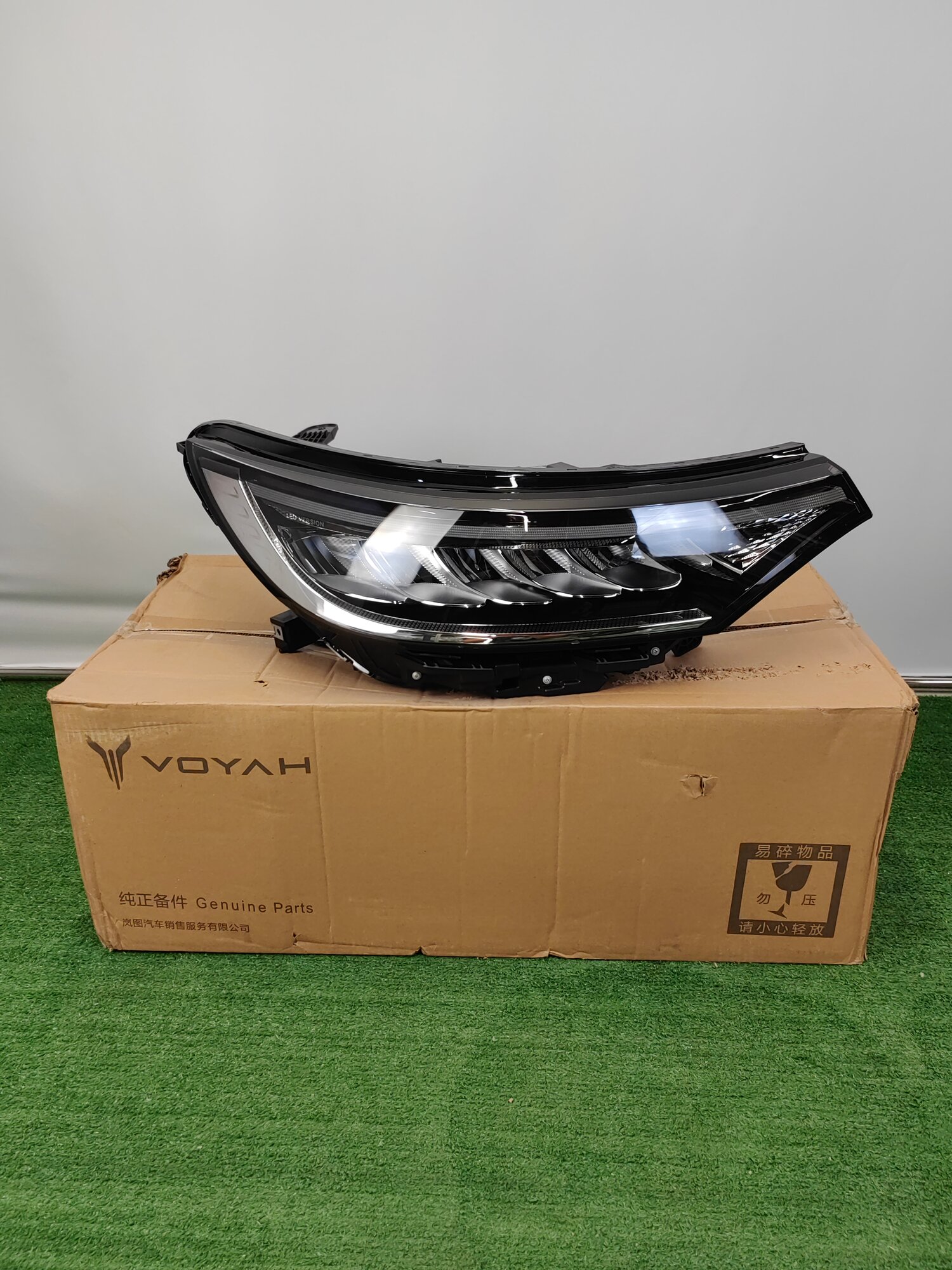 Voyah Фара правая Voyah Dream 371102027