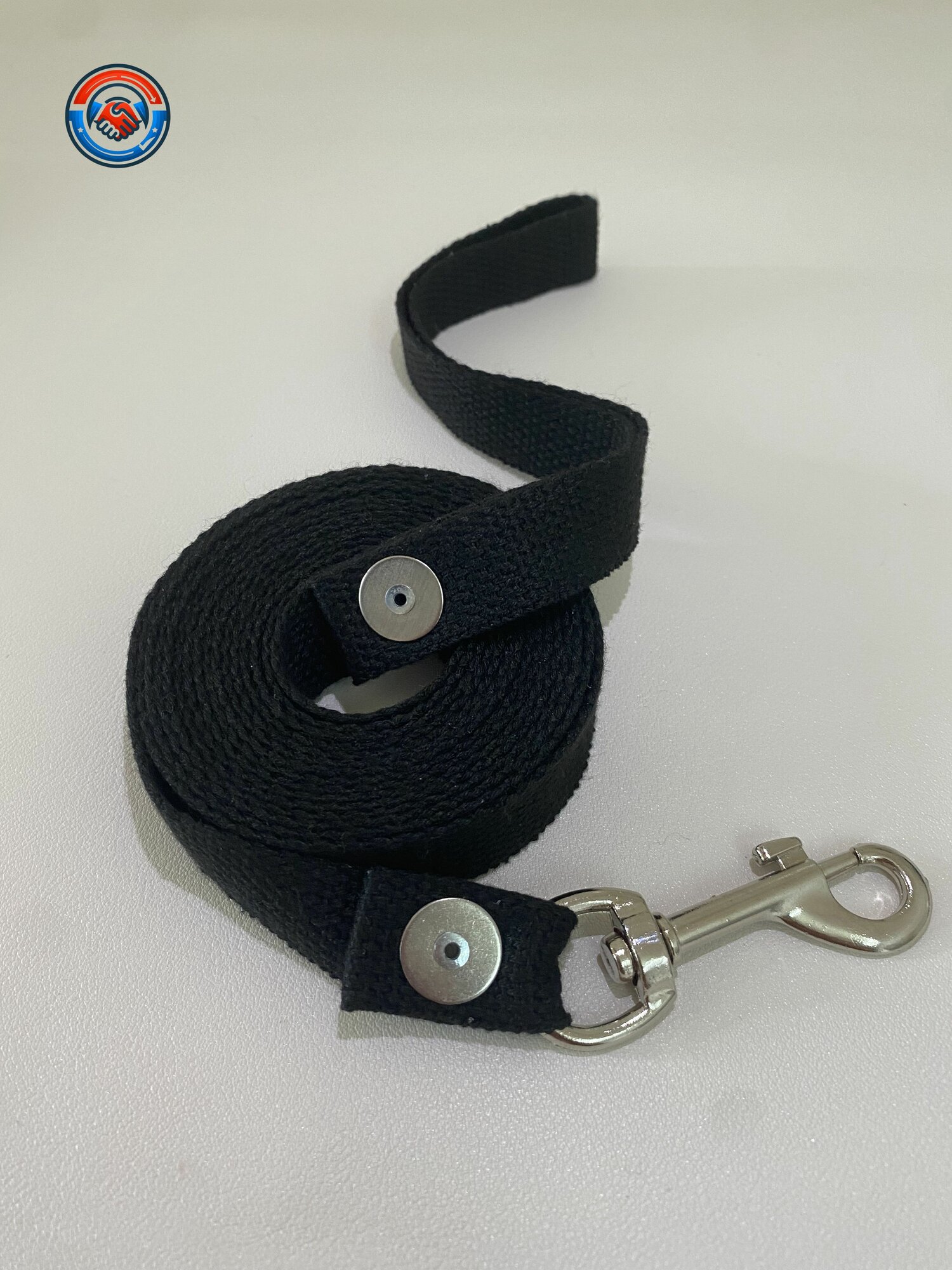 Поводок для собак и кошек Petsare, прочная стропа 20 мм с вращающимся карабином, удобная ручка-петля, выдерживает до 25 кг, яркий дизайн для прогулок в любую погоду