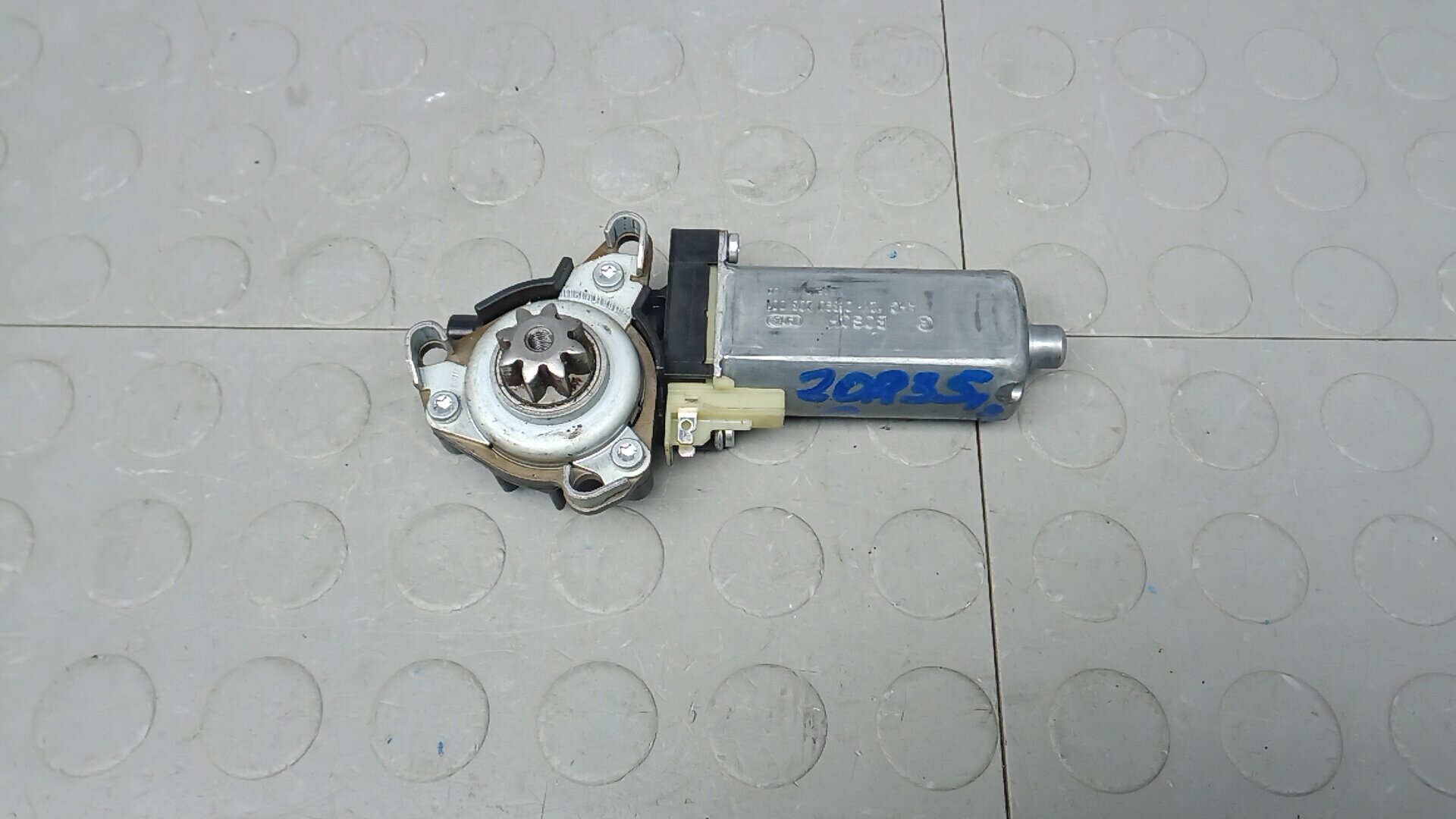 Моторчик сидения передний MERCEDES BENZ M-CLASS W164