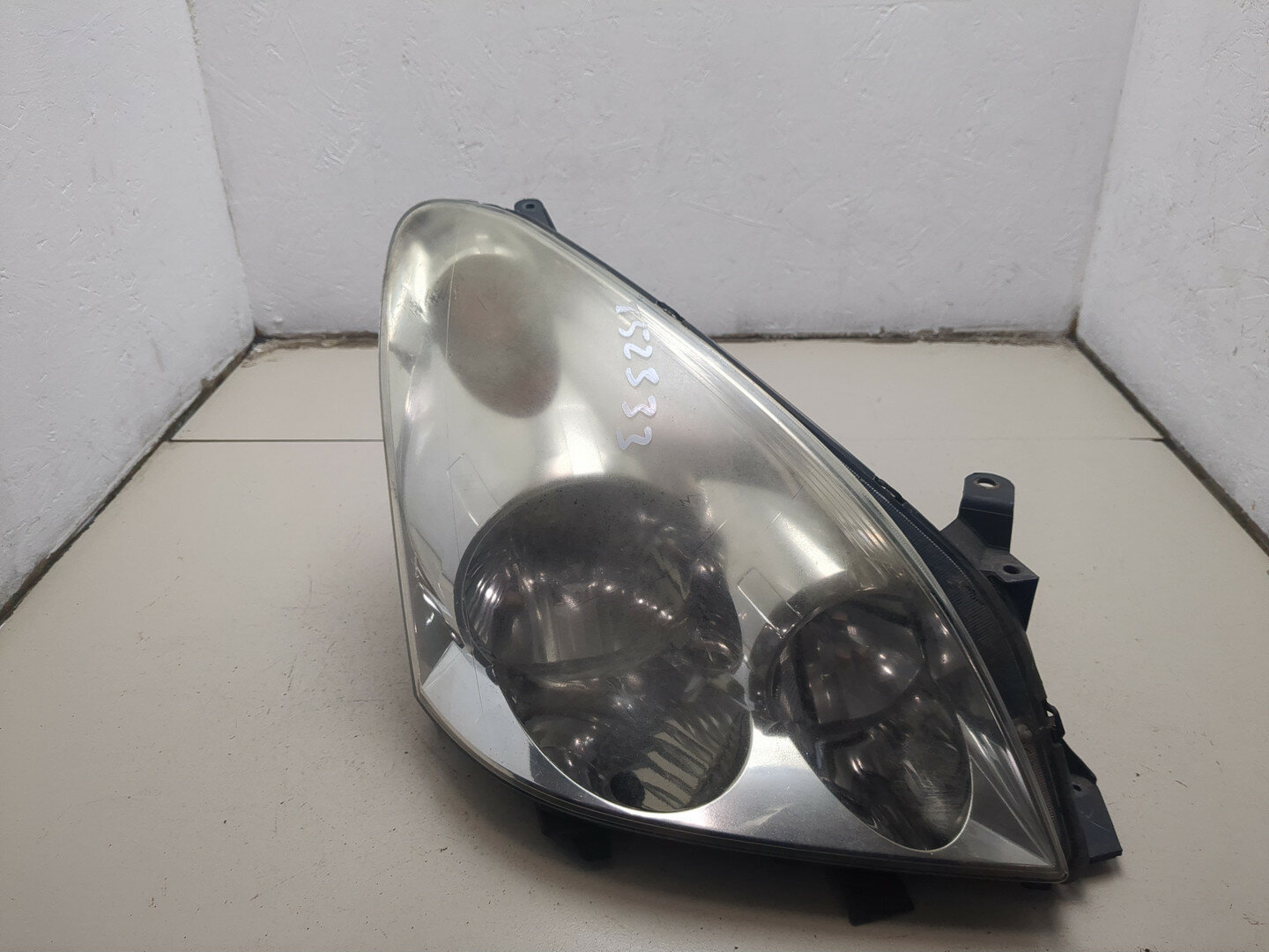 Фара (передняя) правая Toyota Corolla Verso Б/У