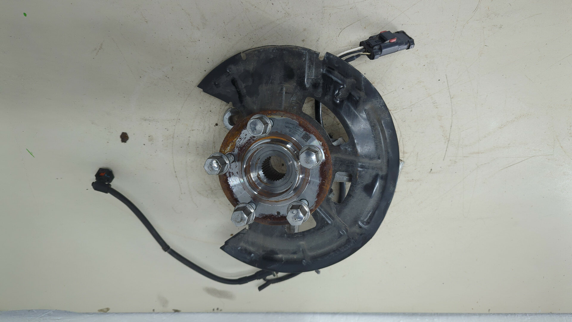 Ступица (кулак, цапфа) правая передняя Chevrolet Trailblazer 2019- Б/У