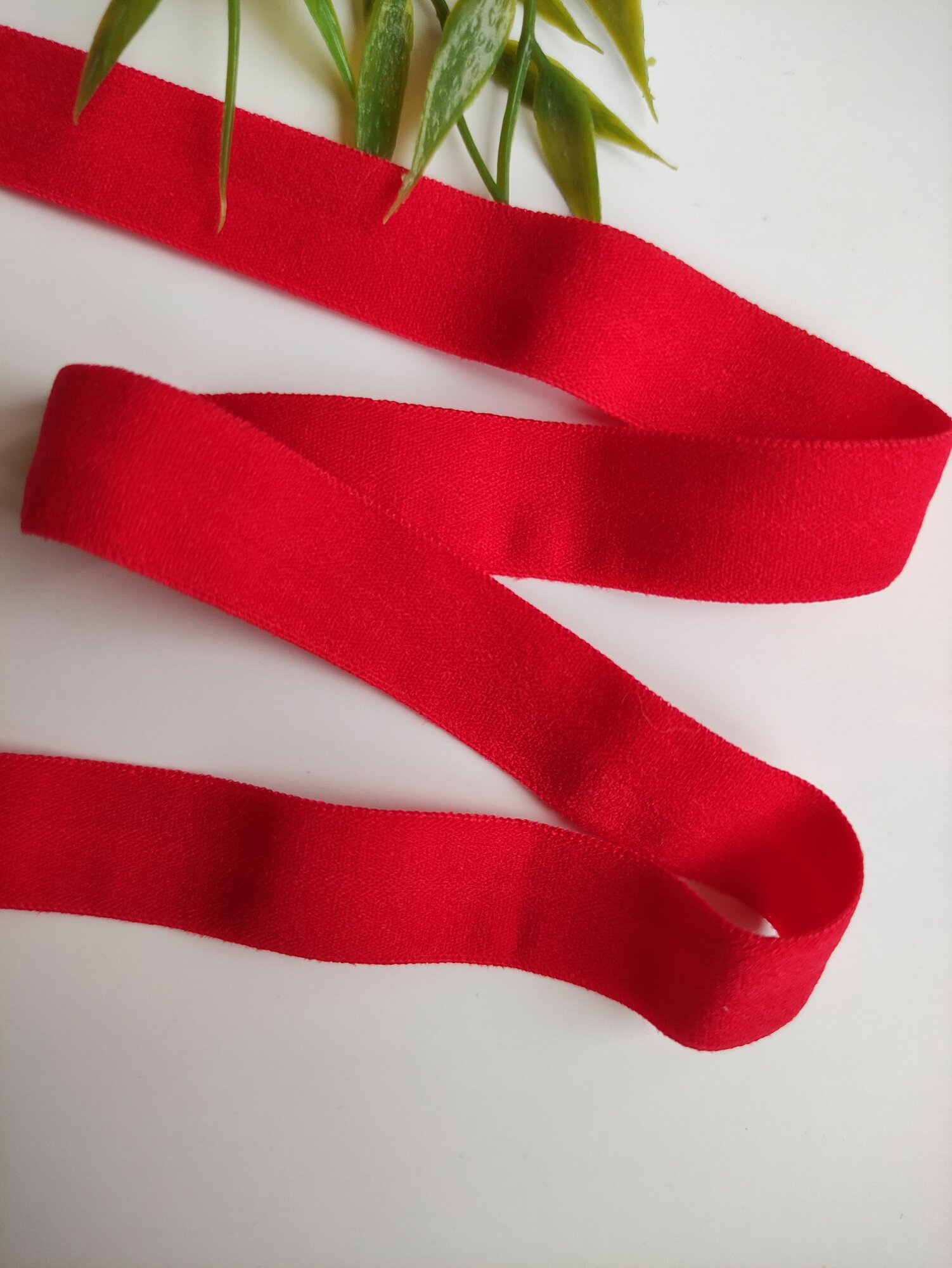 Трикотажная бейка (окантовочная резинка) шир. 20мм, длина 5м, матовая красная