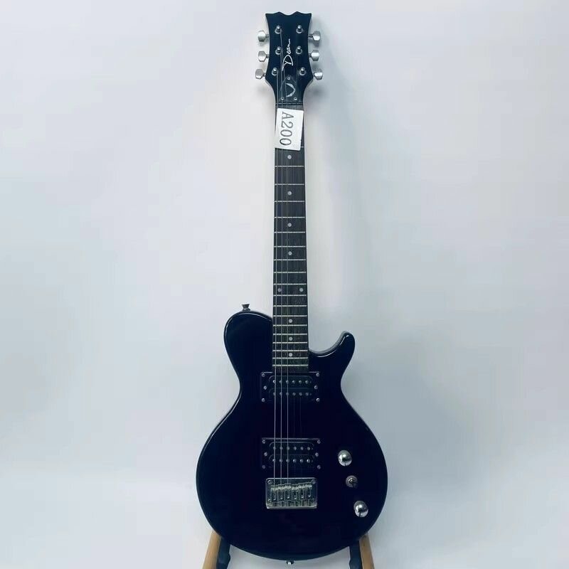 Электрогитара DEAN Детская мини-туристическая (модель LP для начинающих) со следами складского хранения.