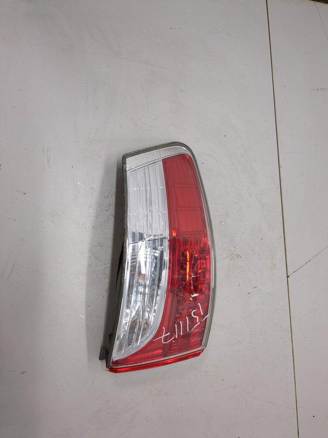 Фонарь (задний) левый Toyota Avensis 3 Б/У