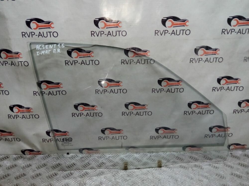 Стекло двери переднее правое Hyundai Accent 2 Hyundai