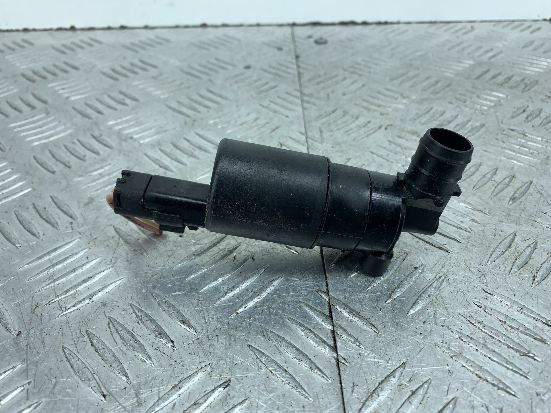 Насос (моторчик) омывателя фар Citroen Berlingo M49 (1996 - 2003) 8200031805