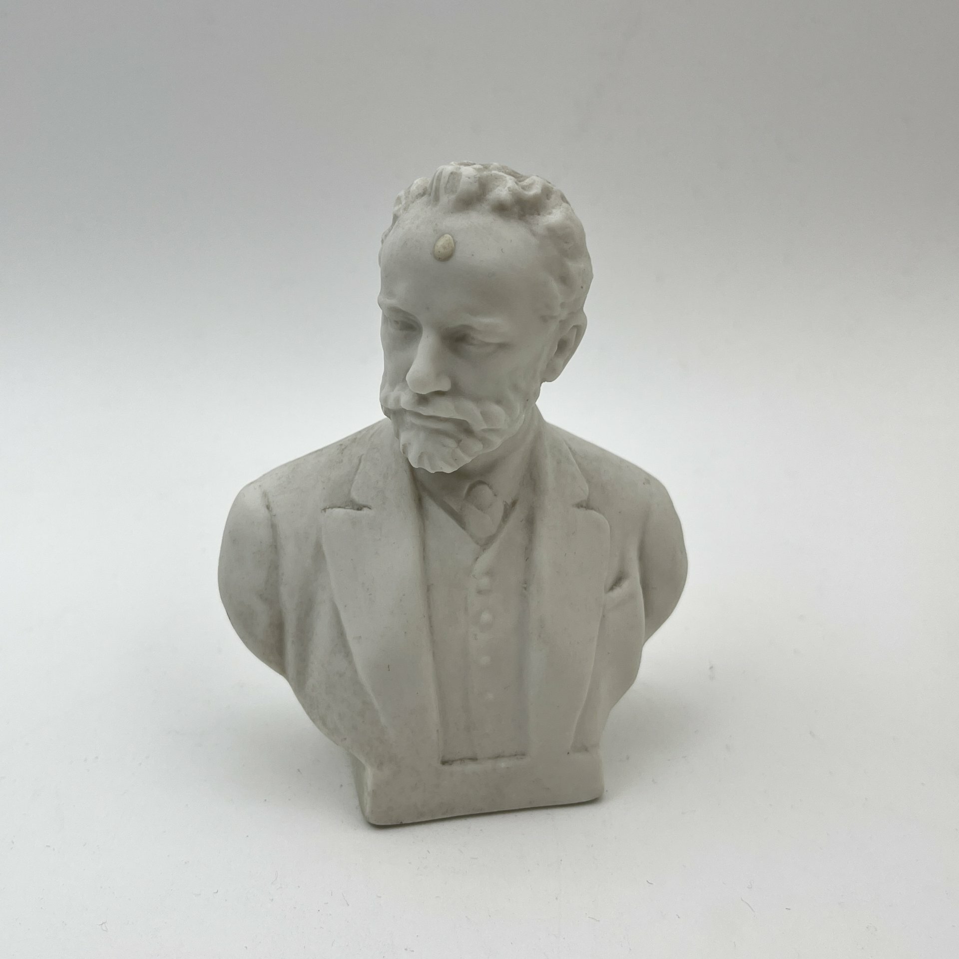 Бюст "П. И. Чайковский", скульптор В. И. Сычёв, бисквит