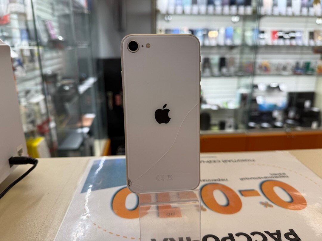 Смартфон Apple iPhone SE (2022) 64 GB, белый, без комплекта, (Б/У), Уценка