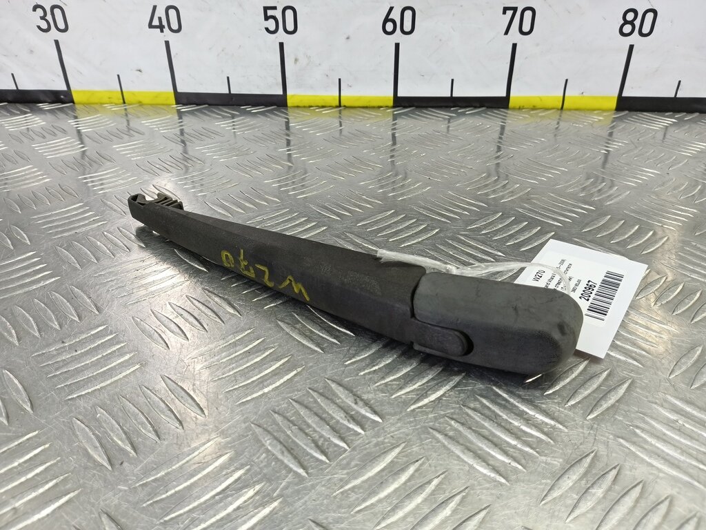 Поводок стеклоочистителя (Дворник) Б/У для SUZUKI Grand Vitara II (2005—2008) 3882165J00