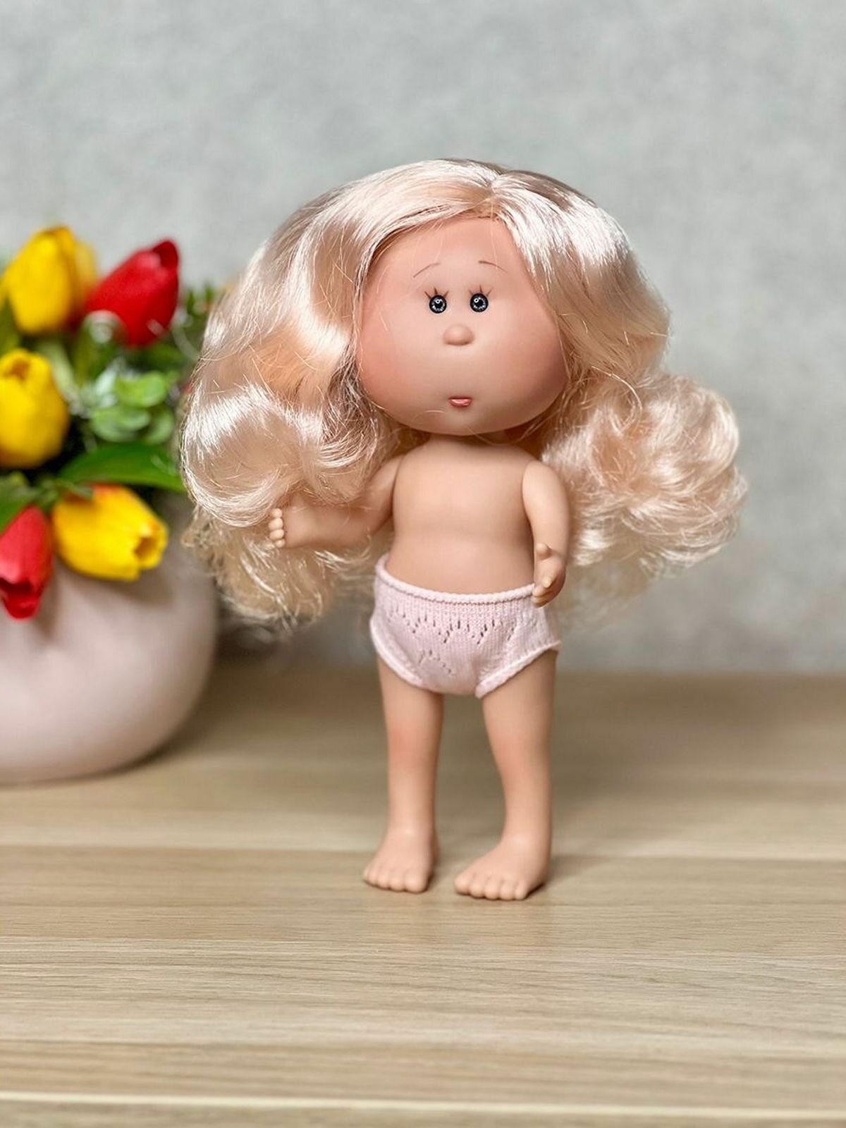 Кукла Nines виниловая 23 см Little Mia без одежды