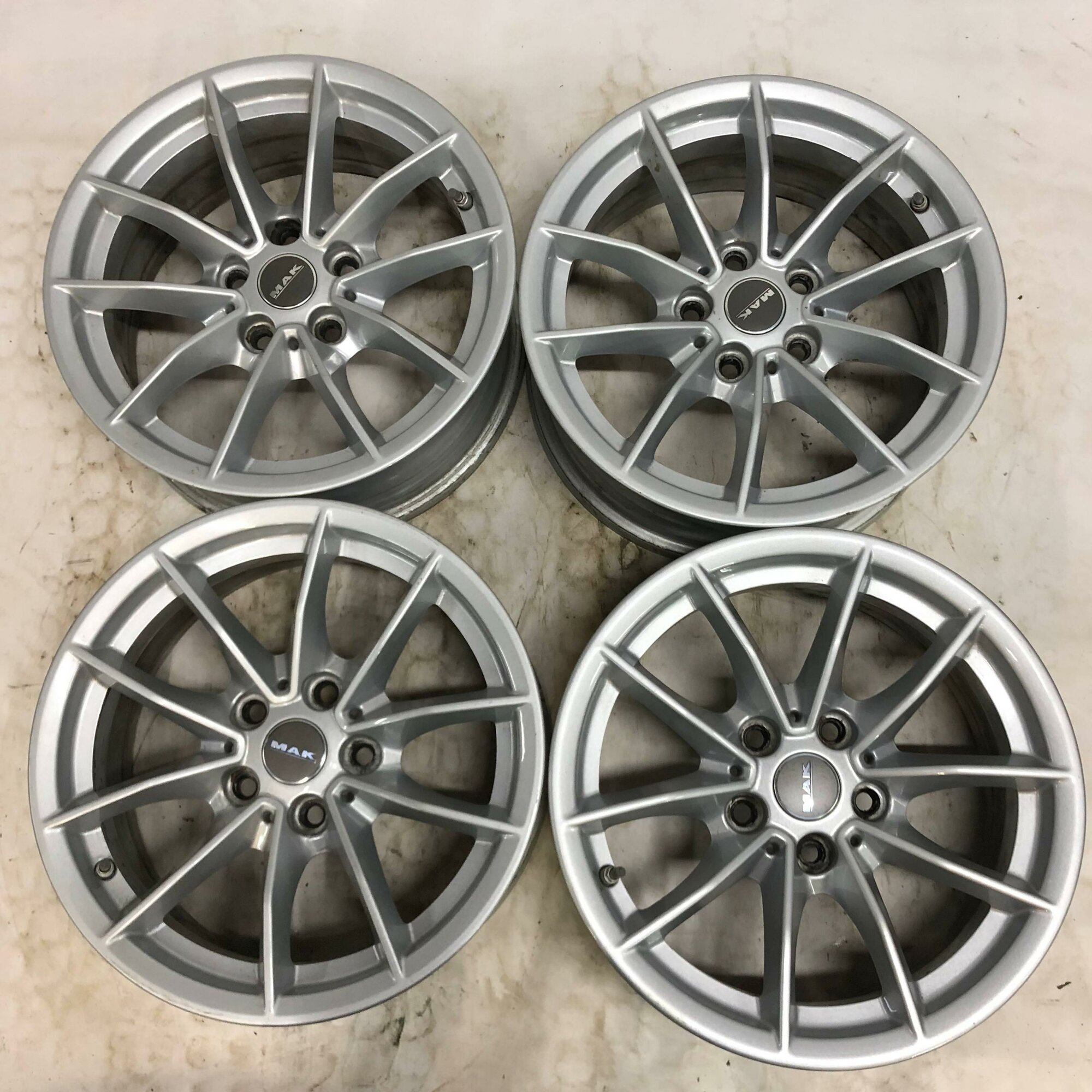 Колесные диски BMW 16x6.5 PCD 5x112 D66.6 ET22 (оригинал)