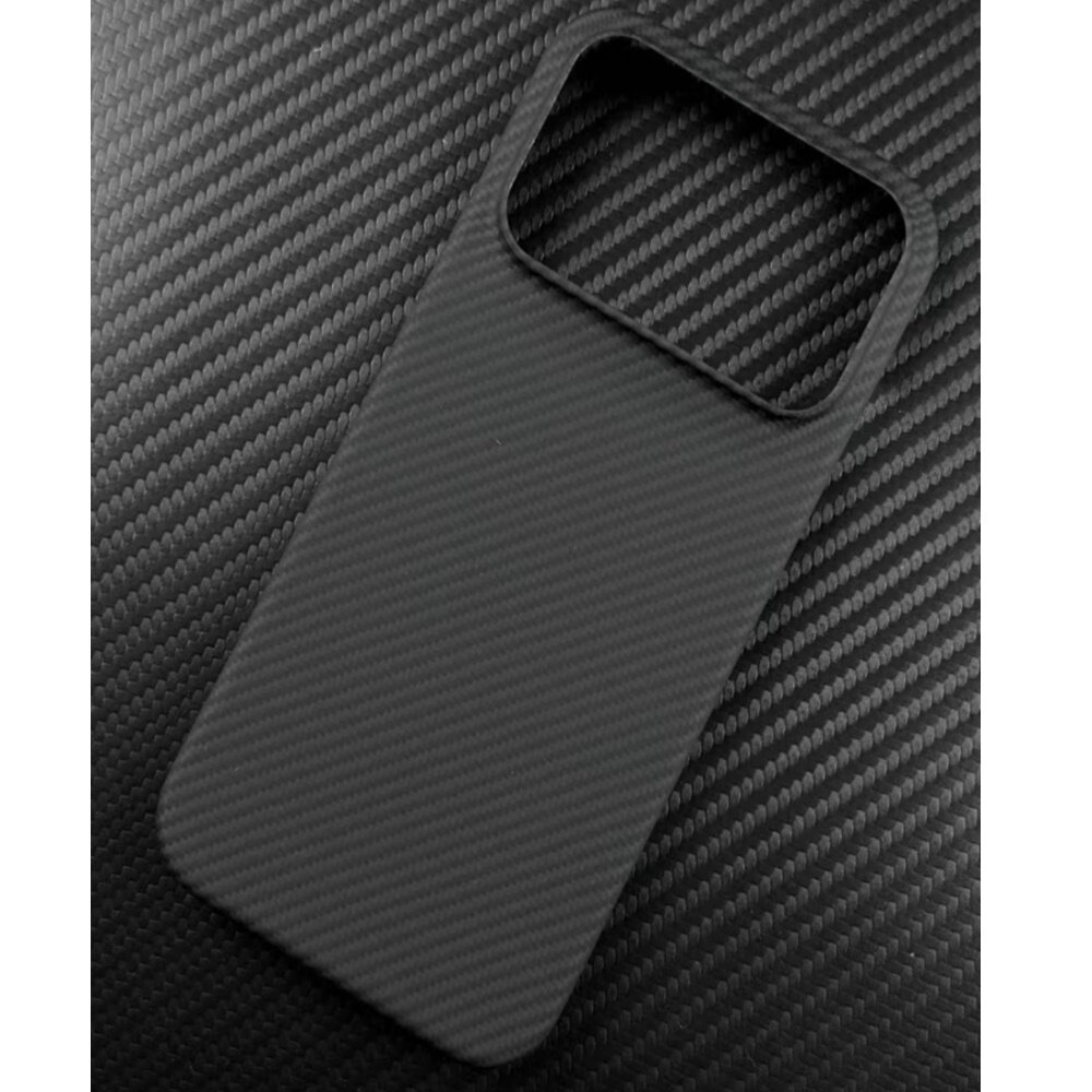 Карбоновый чехол Carbon Shield для iPhone 17 Pro 600D