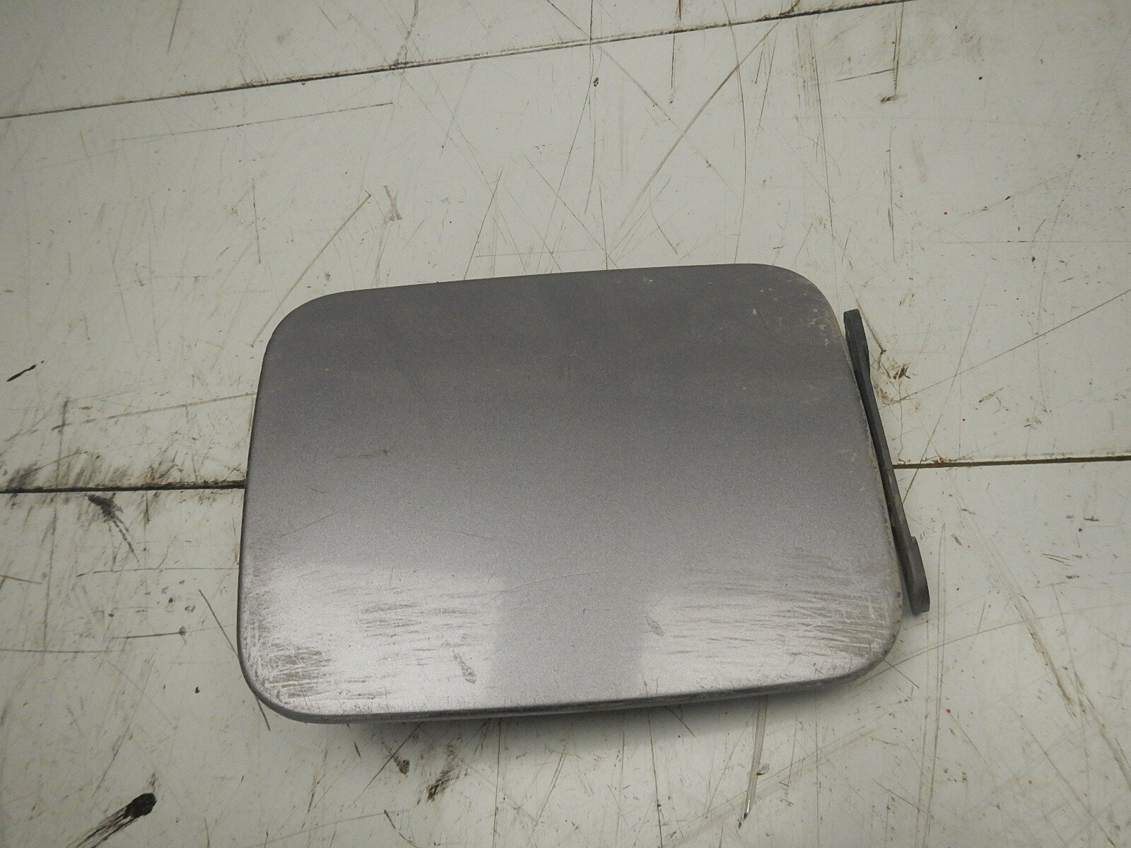 Б/У Лючок бензобака, Chevrolet (Шевроле)-AVEO T250 SDN (05-11) CHEVROLET AVEO T250 SDN (05-11) Царапины. 640466 GENERAL ...