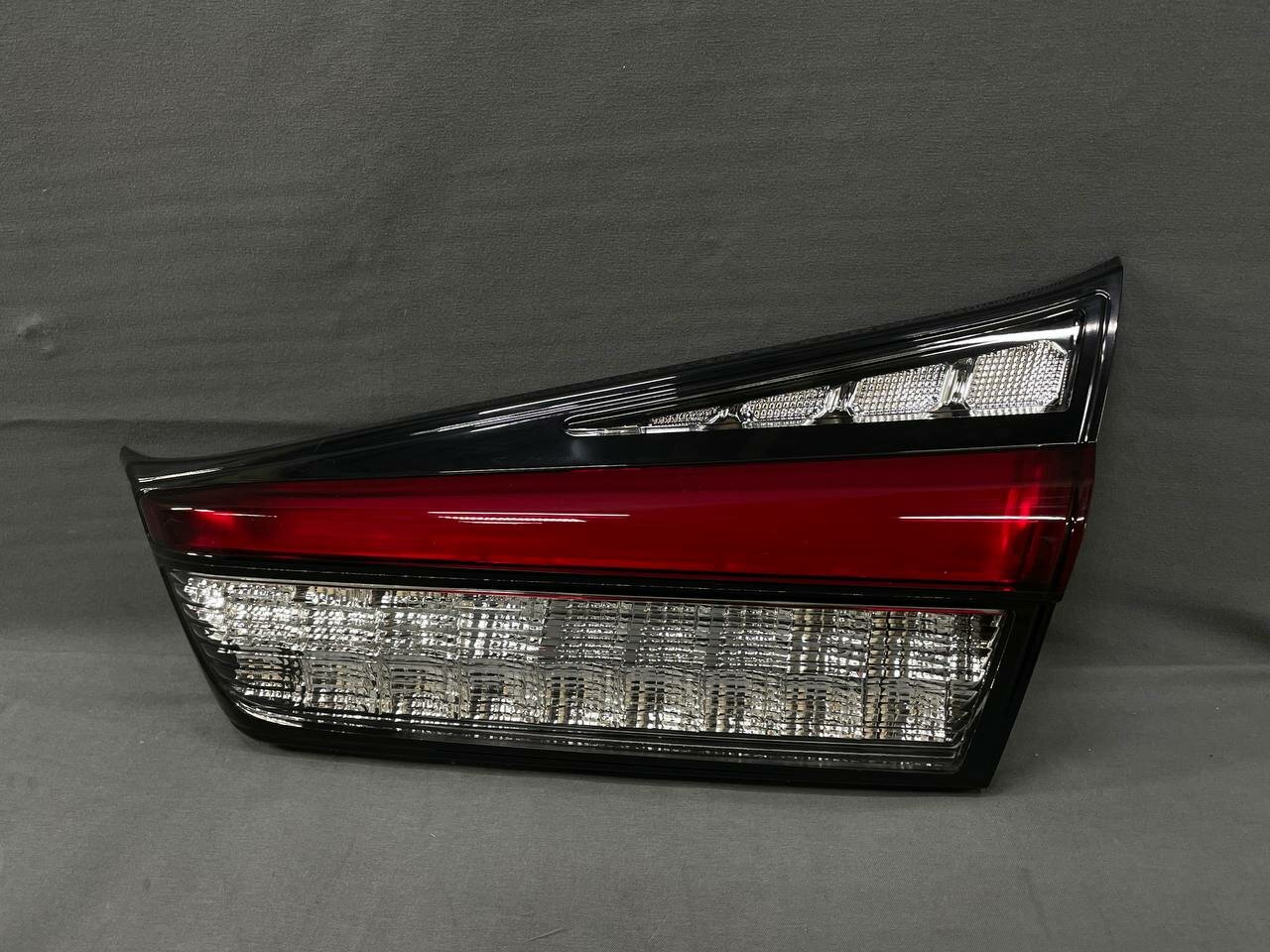 Фонарь Mitsubishi ASX LWMB126003R