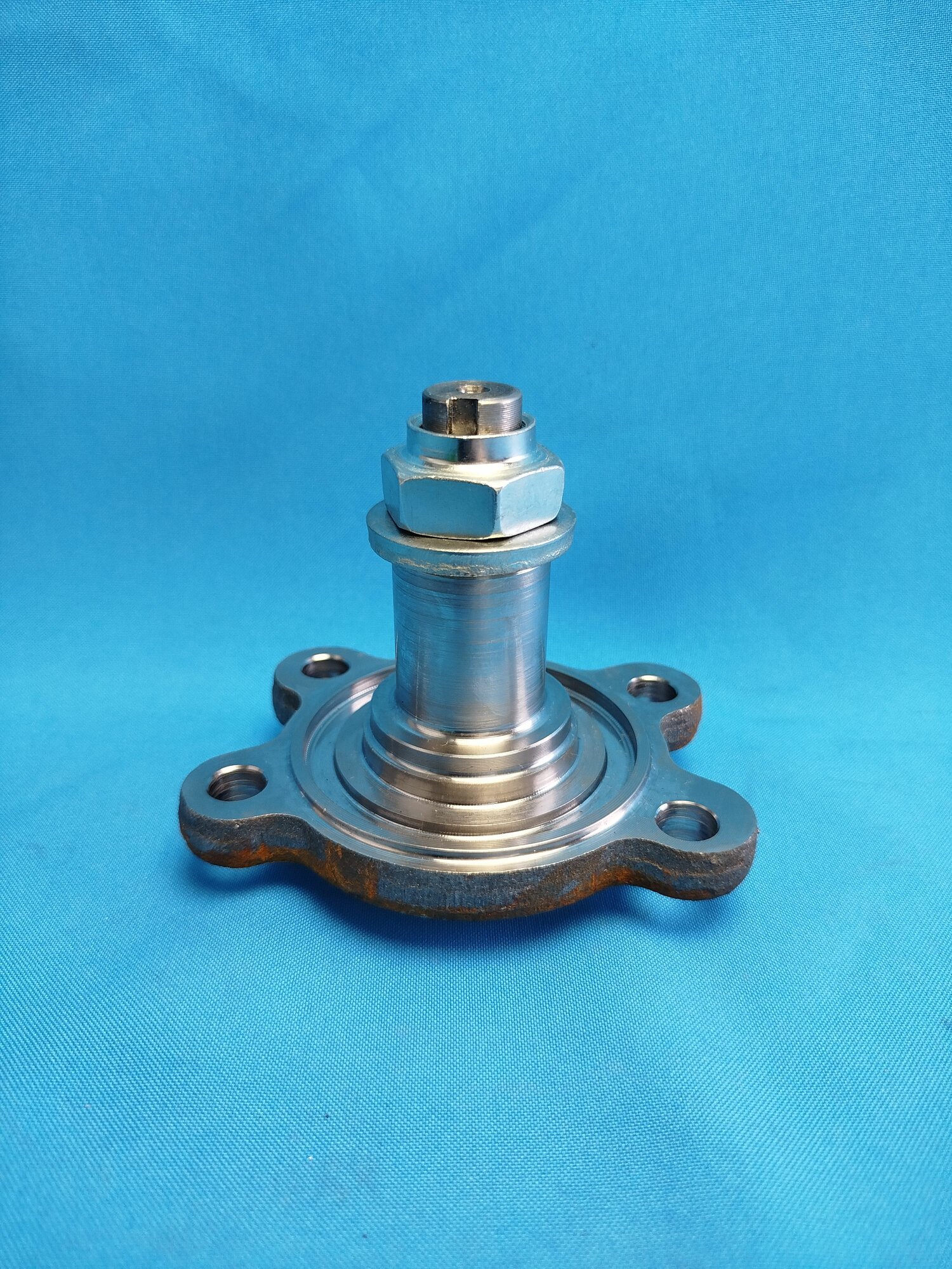 Ось ступицы заднего колеса "автореал" для автомобилей ВАЗ 2108-15 с гайкой и шайбой