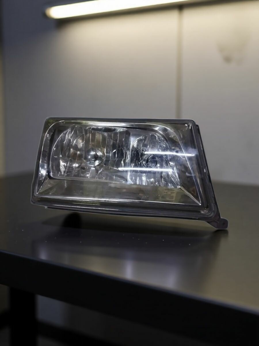 Фара передняя правая , пластик . Mercedes-Benz E-класс W124/S124/C124/A124, мерседес