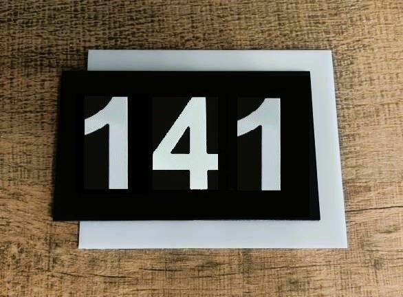 Цифры на дверь, табличка с номером черная 141