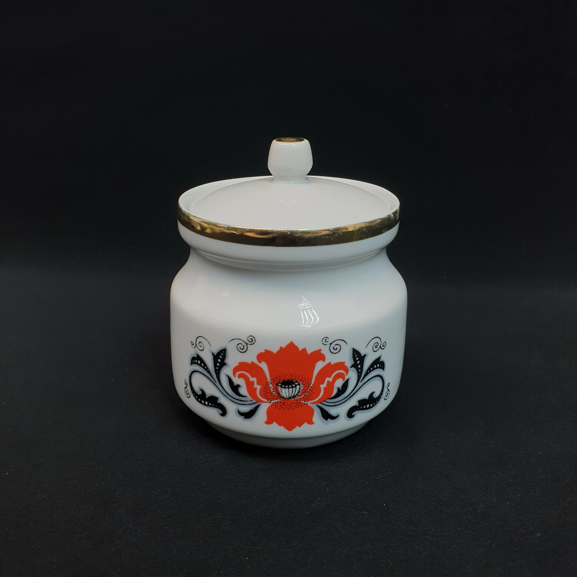 Винтажная сахарница Рига, фарфор 0.4 л, Латвия СССР периода