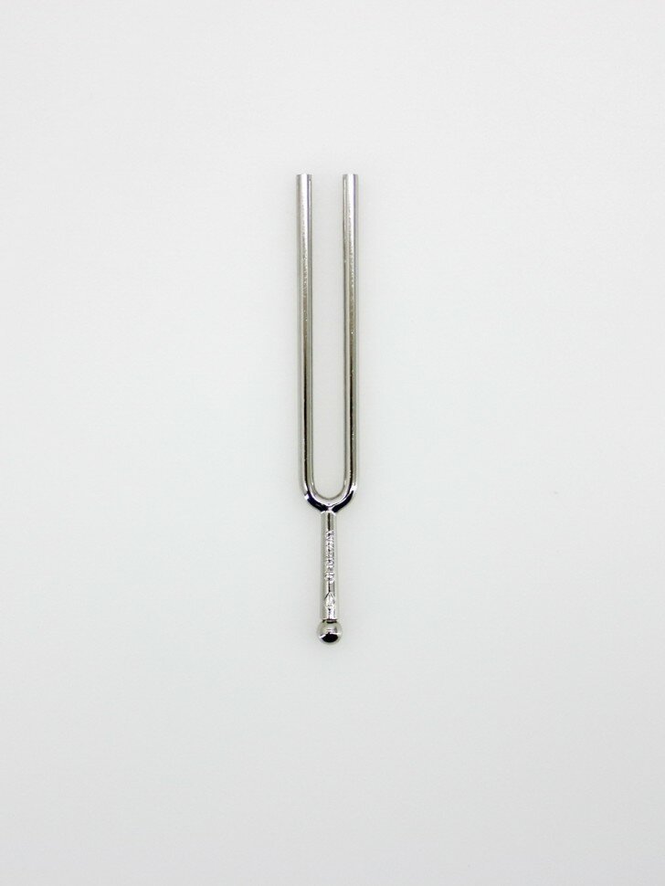 Камертон вилочный А' (Ля) 440 гц круглый диаметр 3,6мм Wittner 920440-901910