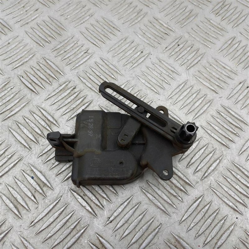 Б/У Моторчик заслонки печки Skoda Octavia A4 / Шкода Октавия A4 1.8 AGN 125Л.С. 1997