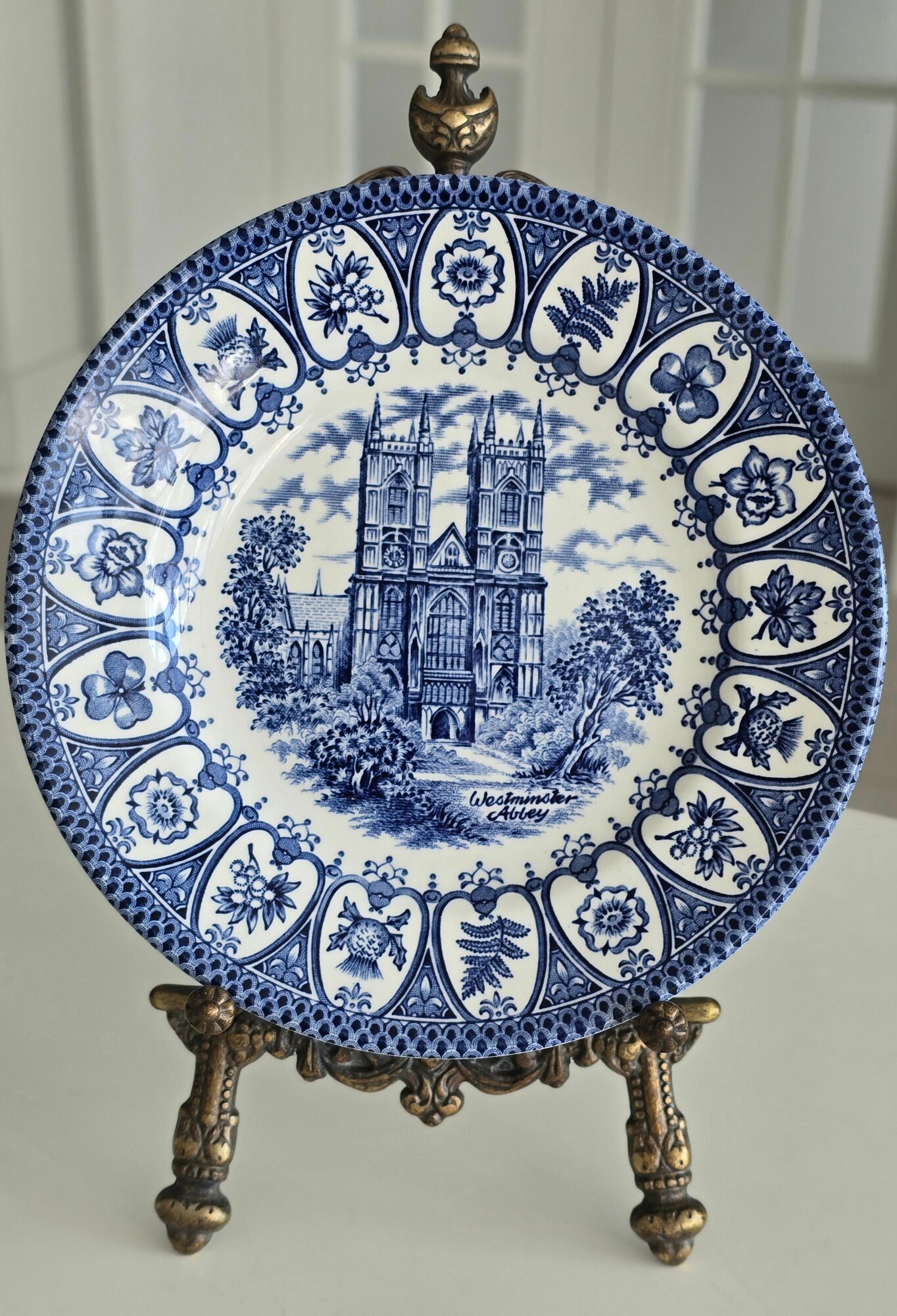 Тарелка английская винтажная CHURCHILL