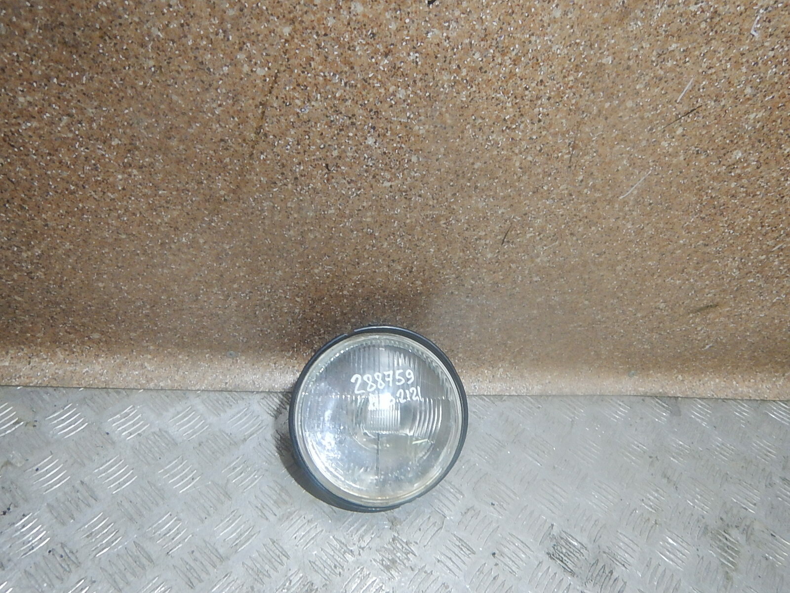 Б/У Фара левая, ВАЗ (VAZ)-LADA NIVA LEGEND (4X4) LADA NIVA LEGEND (4x4) Грязная внутри. 288759 LADA арт. 62371115002