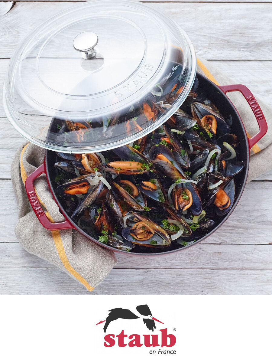 Сотейник чугунный с крышкой Staub 28см, вишневый, для индукции