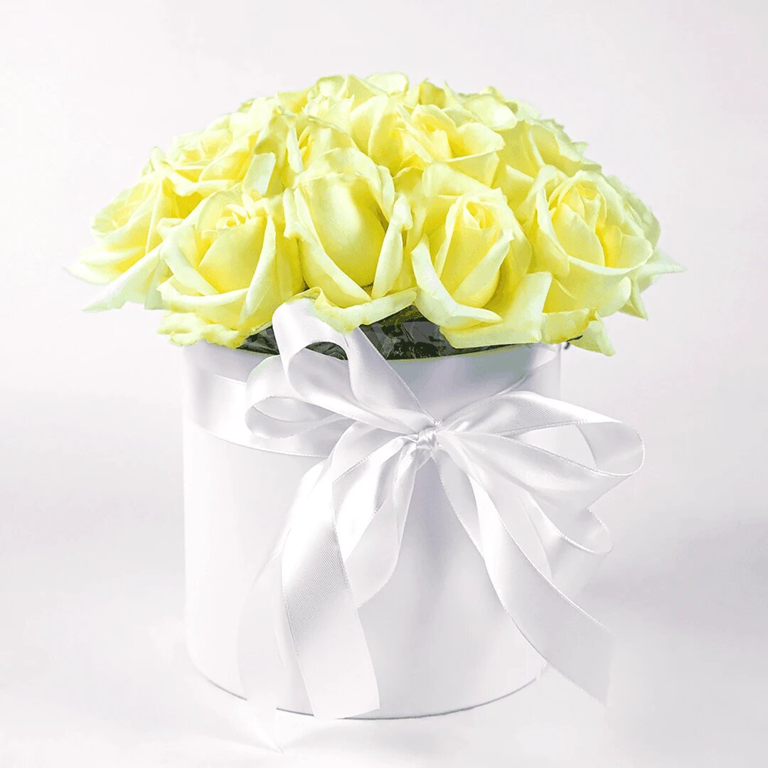 Букет из 19 белых роз «Коробочка белых роз», композиция в коробке от АзалияНау