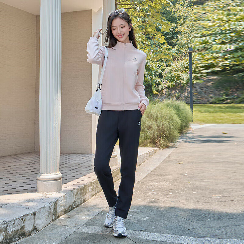 Костюм спортивный