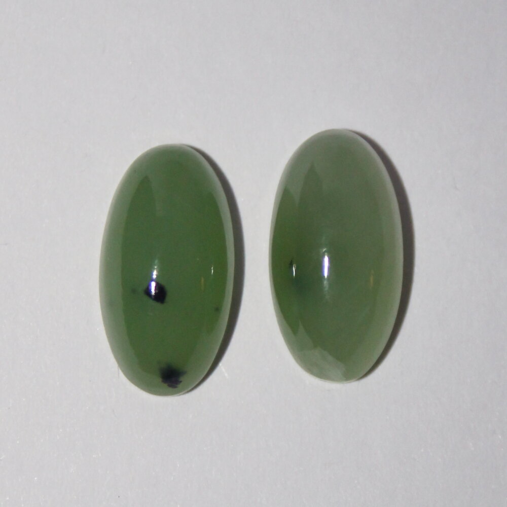 Пара коллекционных кабошонов нефрита, 15х8х5 мм, Хакасия, «True Stones»