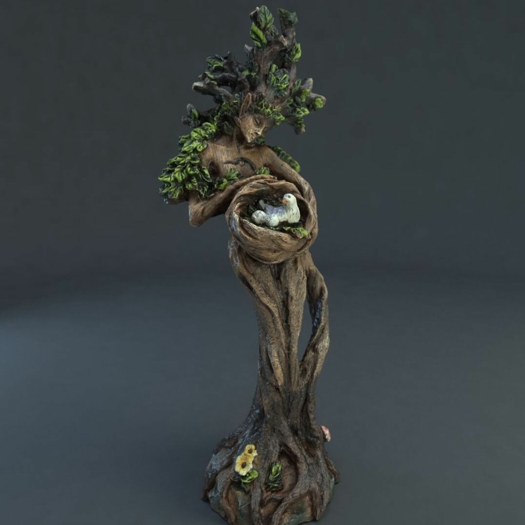 Статуя из смолы, статуя лесной богини и птицы