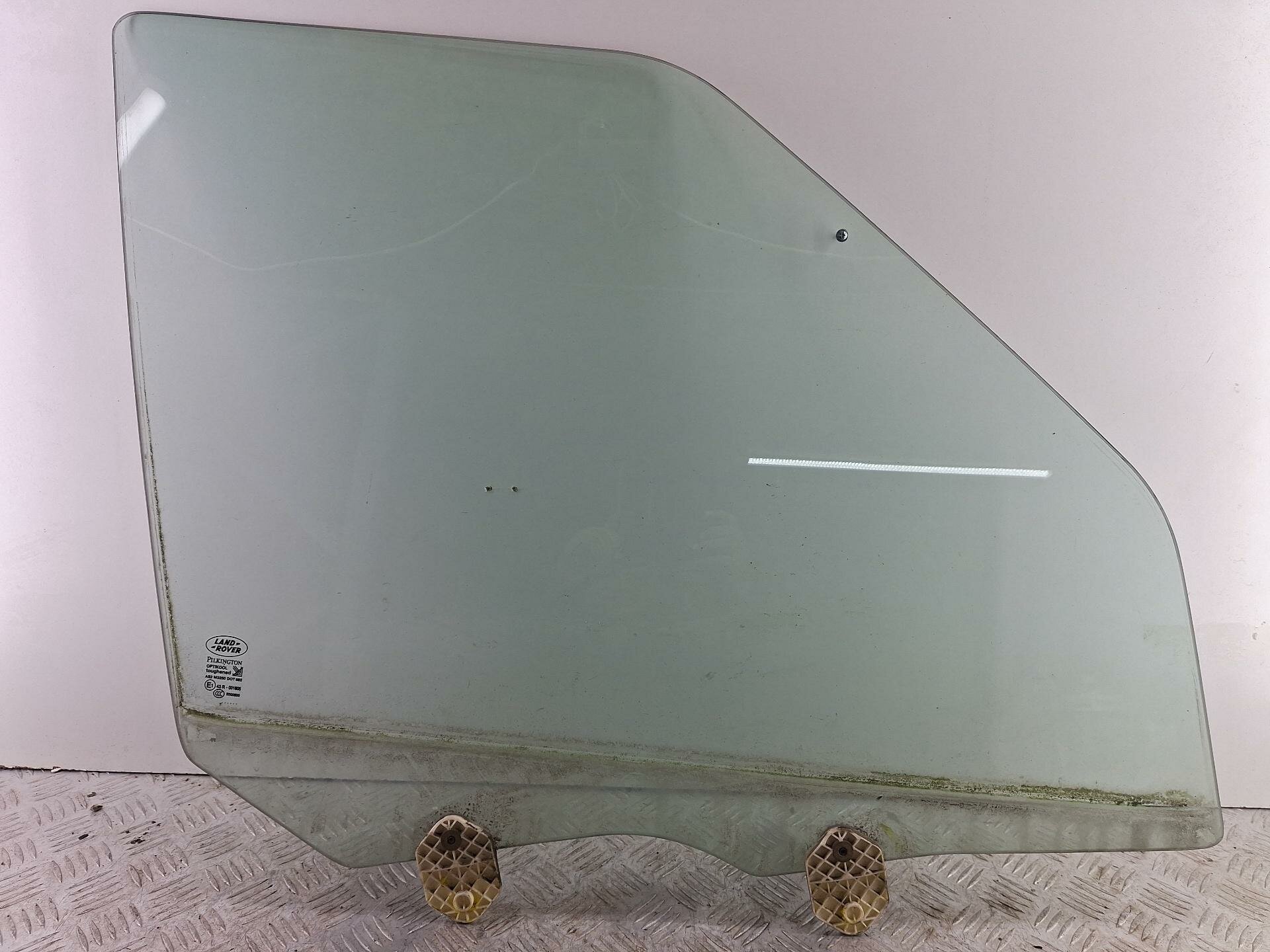Стекло двери передней правой Land Rover Discovery 3 L319 2007
