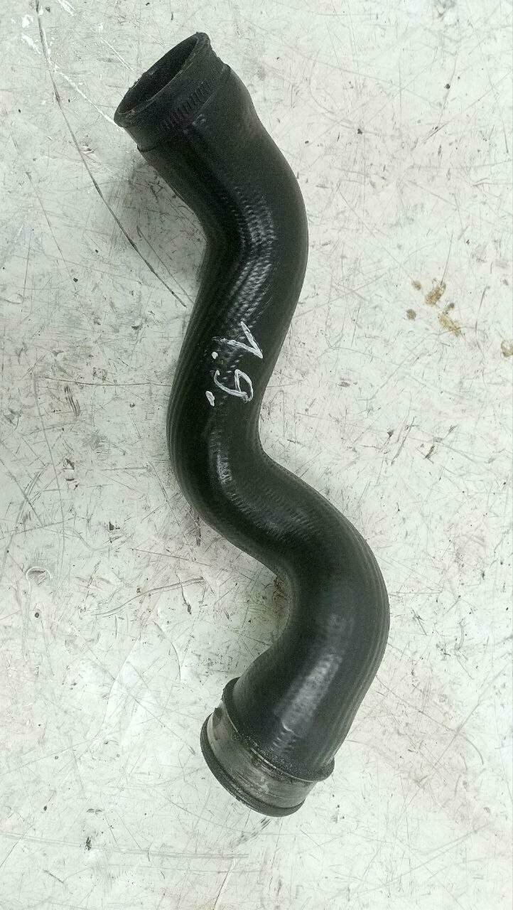 Патрубок интеркулера Volkswagen Passat B5 рест. (2000 - 2005)