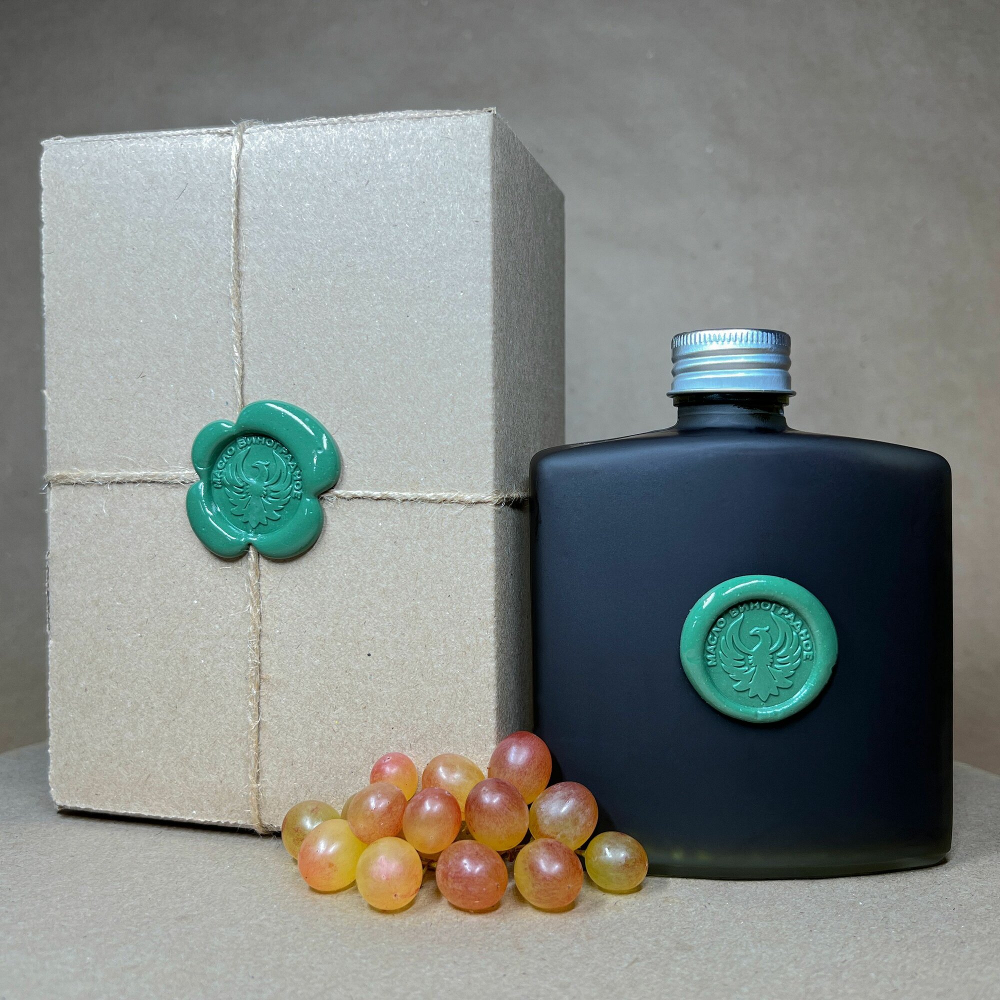 Масло виноградное черный мускат первого холодного отжима Vegan Mix 300 мл