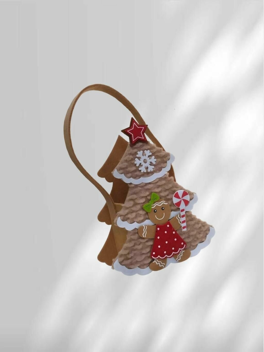Домик из имбирного печенья на Новый год, - B