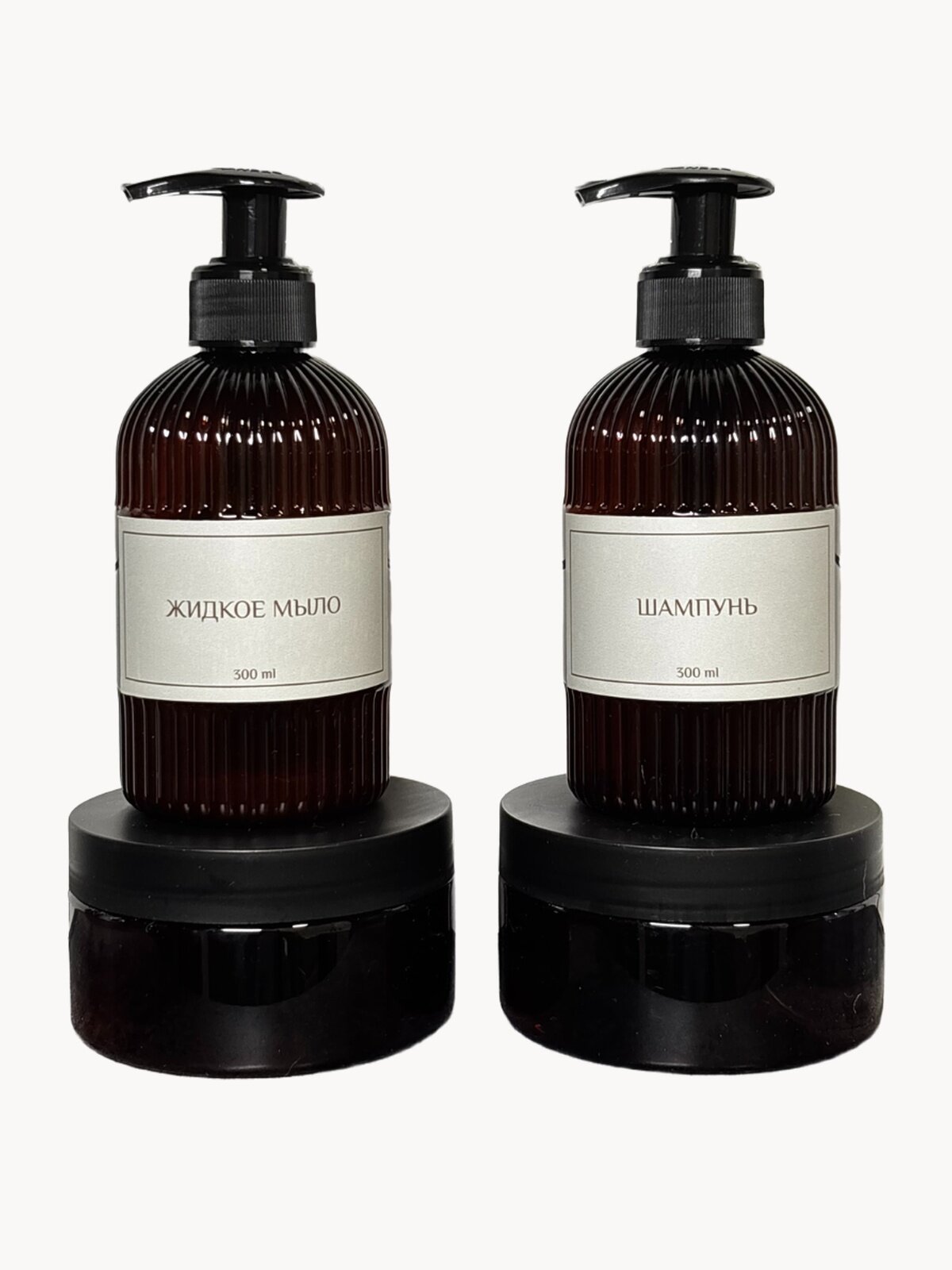 Набор флаконов и баночек с винтовой крышкой для ванной и кухни. 4 предмета