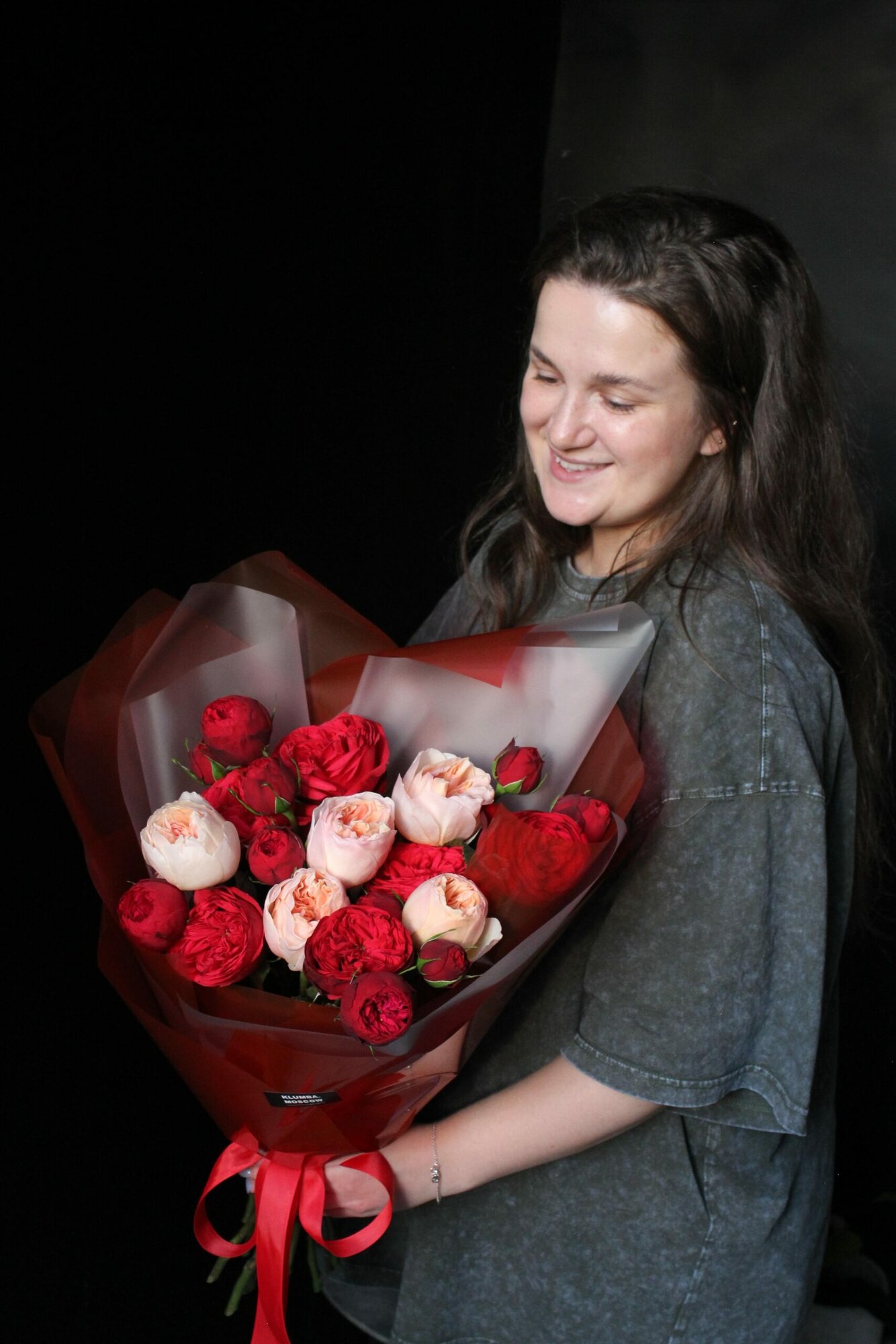 Дуо букет из роз Рэд Пиано и Джульетта от студии цветов клумба. москва