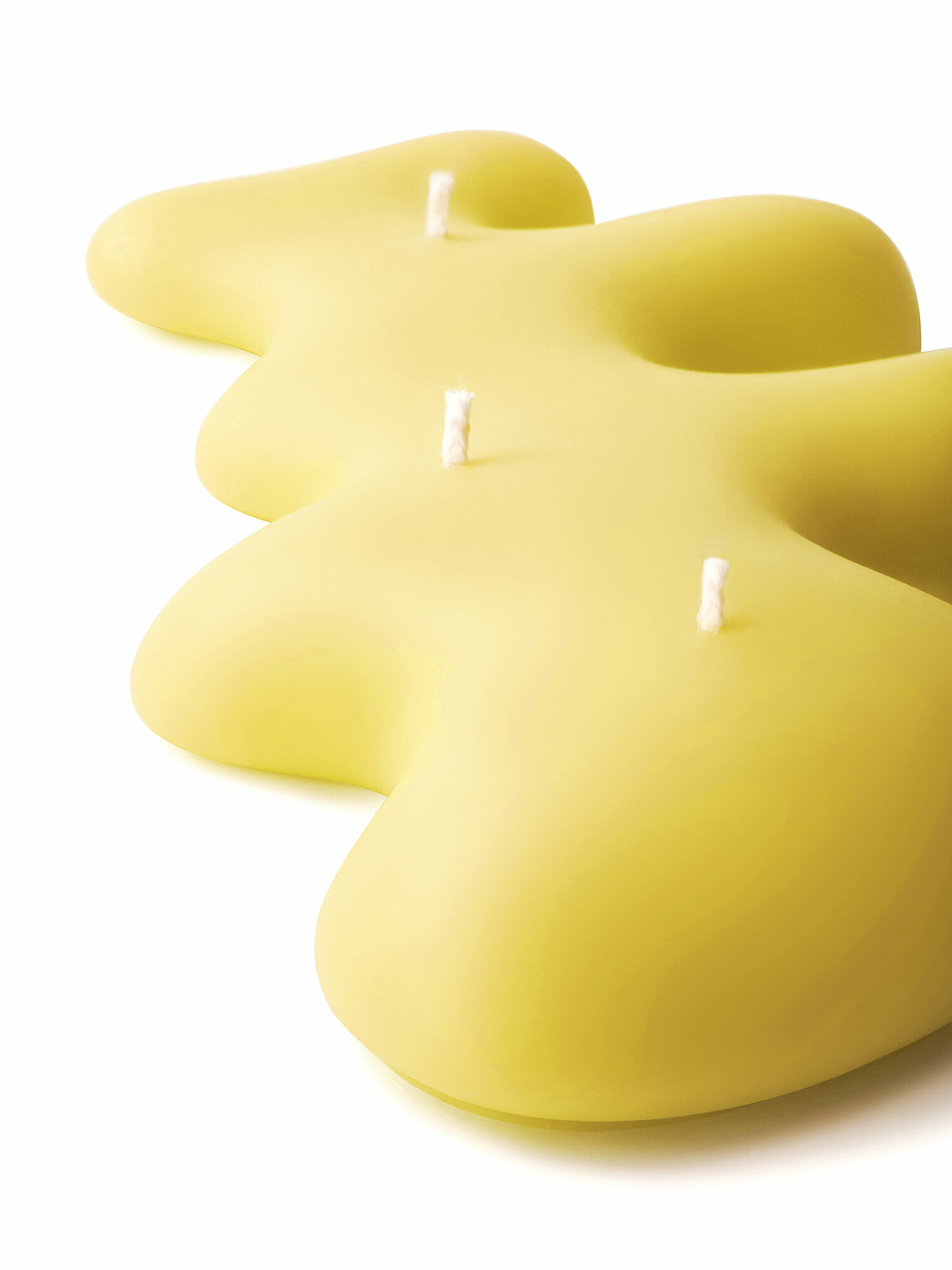 Свеча Puddle Candle Smooth Lemon by . dpt — фото 1
