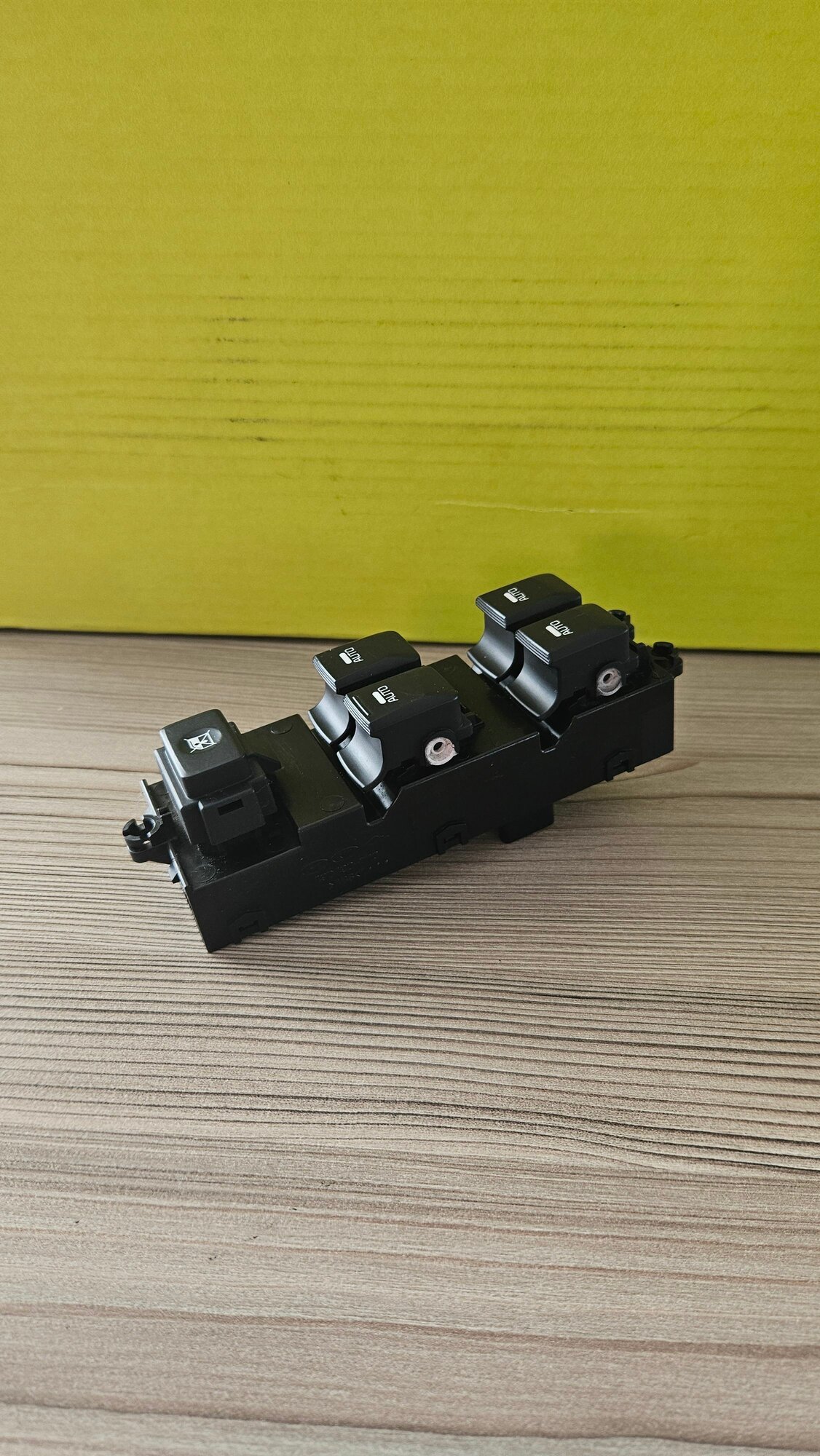 Блок управления стеклоподъемниками Kia Ceed 2