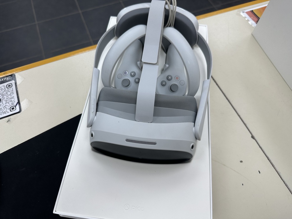 Очки виртуальной реальности Pico 4 8/256GB